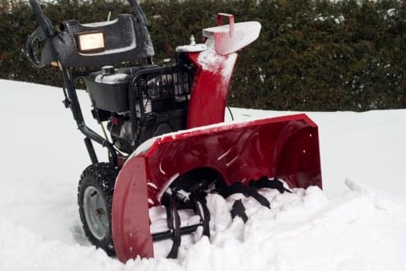Choisir une souffleuse à neige : 19 critères essentiels